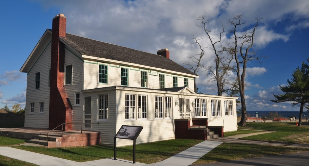 Restoring Sleeping Bear Inn | Features | Northern Express