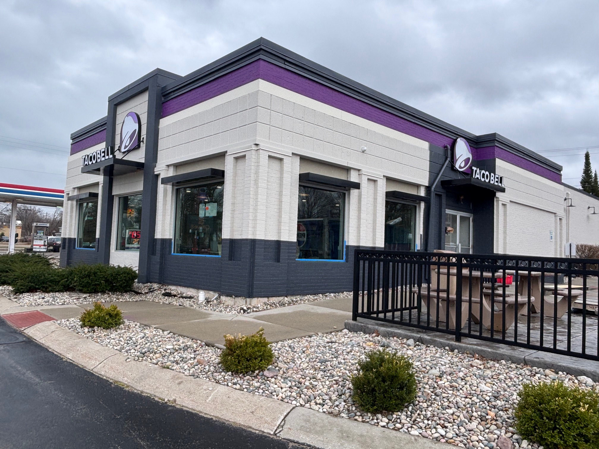 Restaurant/Retail News: Taco Bell Move, Food Trucks, Global Street Food ...
