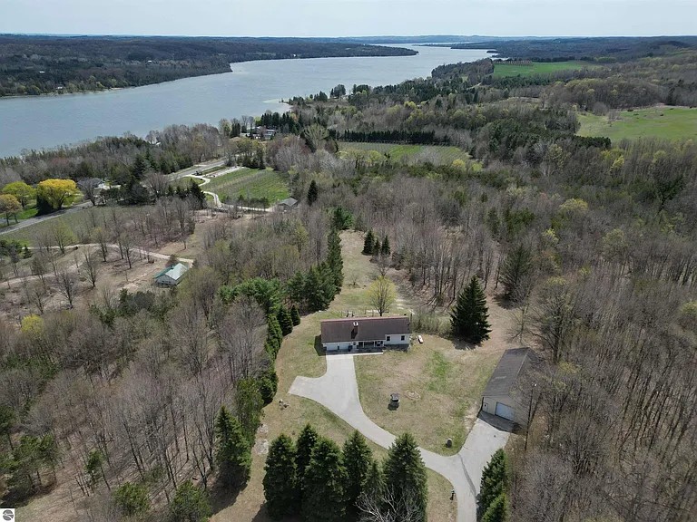 Property Watch: Atop a Scenic Ridge | The Ticker